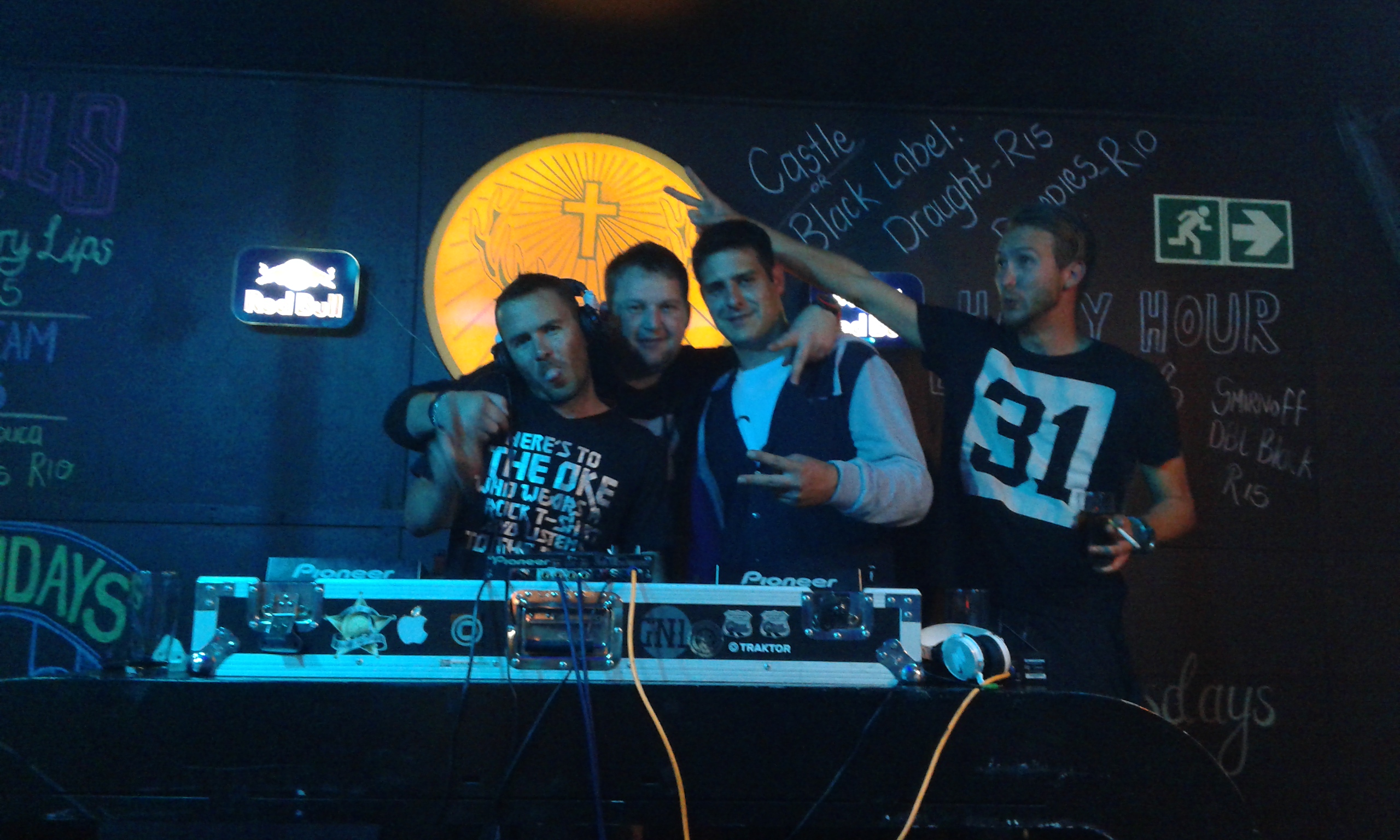 Home | Jolly Dolphin